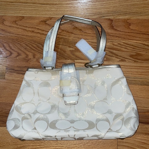 Coach | Bags | New Coach Soho Signature Metallic Carryall Purse Bag ...